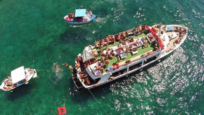 Boat Party al Tramonto nelle acque del Salento con Drink - Authentic Insights from Reviews