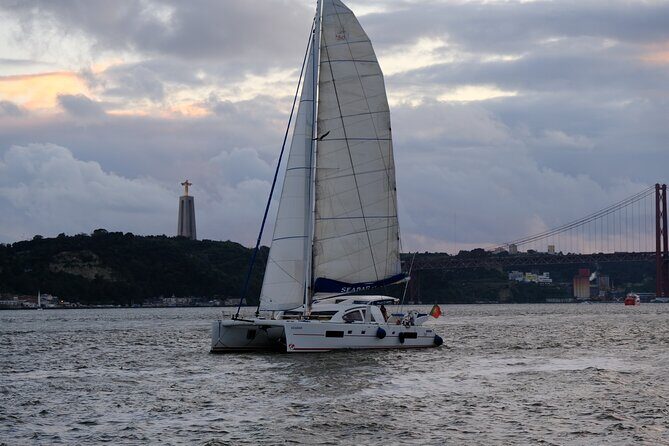 Boat Rental on a Luxurious Catamaran in Lisbon - FAQ
