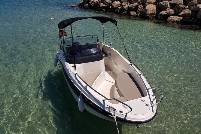 Boat rental without license - B450 'Theia' (4p) - Can Pastilla - Key Points