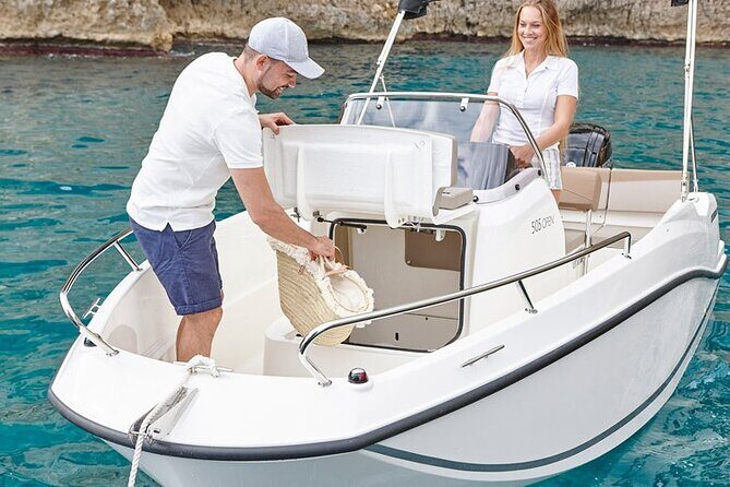 Boat rental without license - B520 'Neptuno' (5p) - Can Pastilla - Real Experiences from Past Travelers