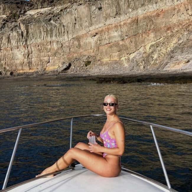 Boat ride from Puerto de Mogán along the coastline to Güigüi - Key Points