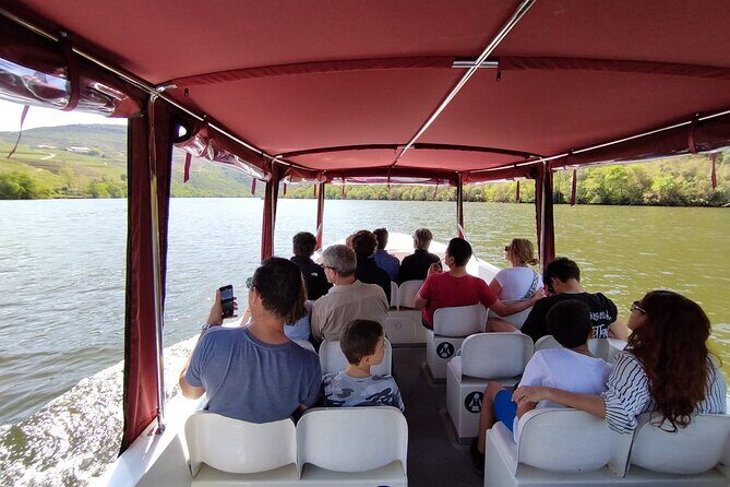 Boat tour 50min through the river Douro in Pinhão - Key Points