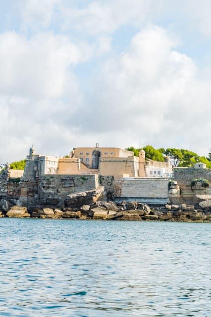 Boat tour: charming Cascais Coast to Lisbon lighthouse - Key Points