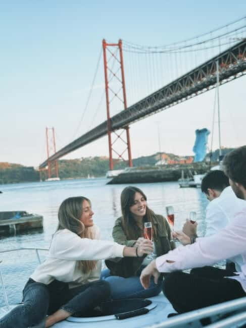 Boat tour in Lisbon with local sailors - Who Will Love This Tour?