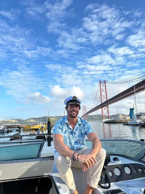 Boat tour in Lisbon with local sailors - FAQs