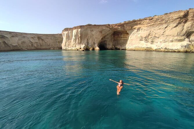 Boat tour in Pillirina, sea caves and Ortigia and prosecco - Drinks and Relaxation