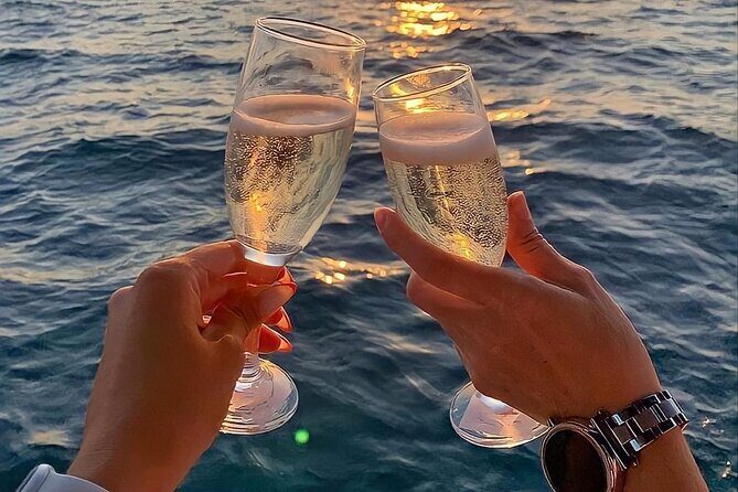 Boat tour of Ortigia, sea caves, Pillirina and snorkeling - What to Expect Onboard