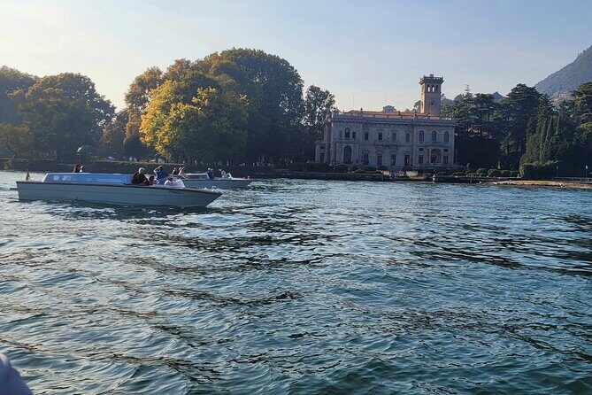 Boat tour on Lake Como: shared tour (1h) with hot drink - FAQs