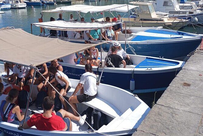Boat tour Ortigia and Syracuse sea caves - An In-Depth Look at the Ortigia and Syracuse Sea Caves Boat Tour