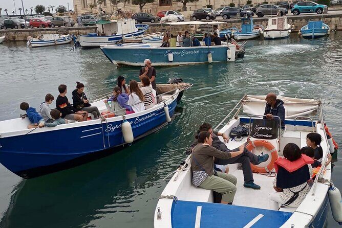 Boat tour Pillirina, sea caves Syracuse and Ortigia - FAQs