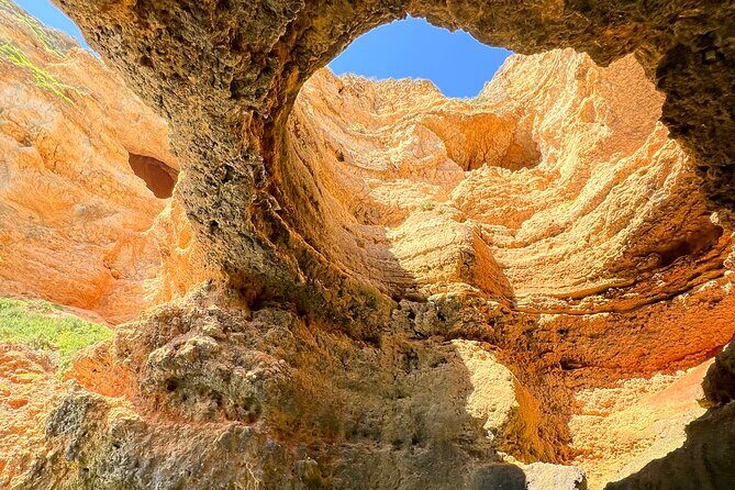 Boat tour through the wonderful caves of Ponta da Piedade - Key Points