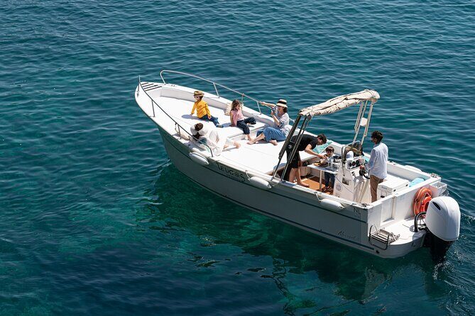 Boat tour to the caves - Key Points