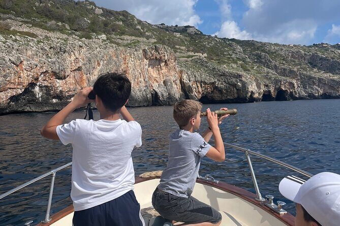 Boat tour to the caves - Who Will Love This Tour