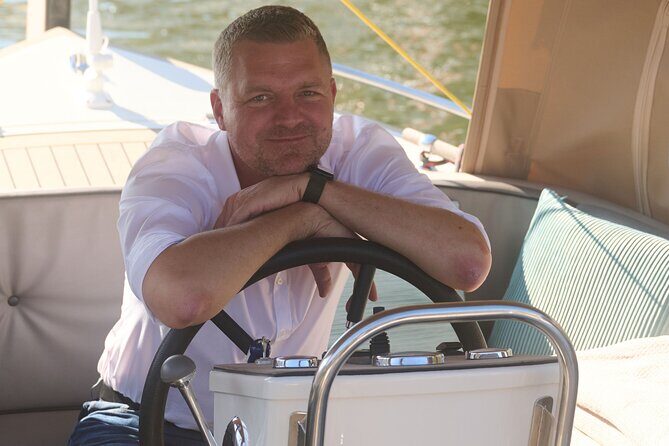 Boat trip Heidelberg Private boat with captain 1.5h to 12 guests - Who Would Love This Tour?