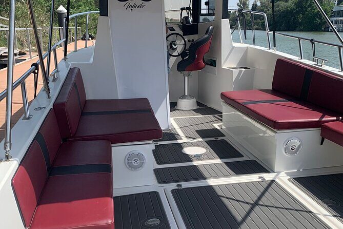 Boat Trip "Los Rincones del Guadalquivir" - The Guide Experience: Knowledgeable and Personable