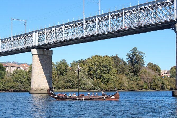 Boat Trip on the Miño River Sailing between Walls - Key Points