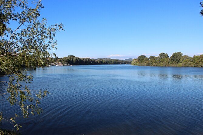 Boat Trip on the Miño River Sailing between Walls - FAQ