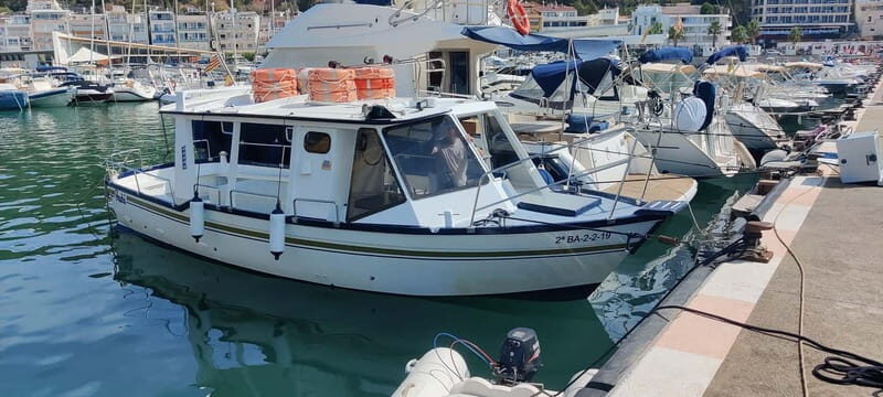 Boat trip to the Medes Islands, caves and stop for swimming - Exploring the Medes Islands by Boat: An Authentic Marine Adventure