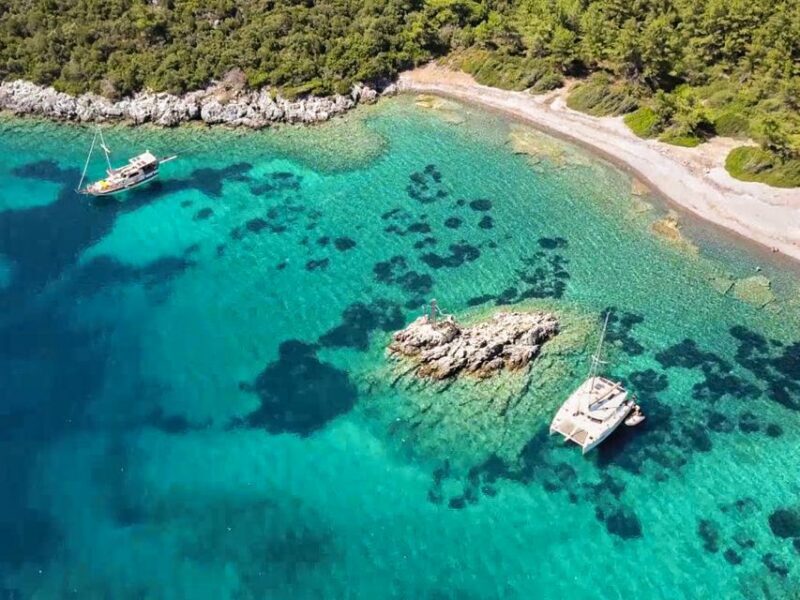 Bodrum: Orak Island Boat Tour with Swim Stops and Lunch - The Atmosphere and Service