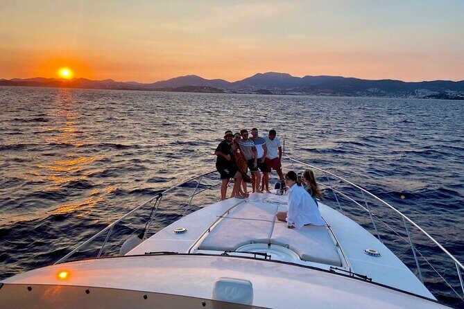 Bodrum Private Motor-Yacht Sunset Tour With Dinner For 3 Hour - Key Points