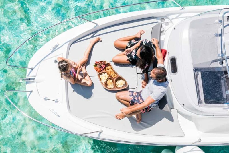 Bora Bora: Private Boat Tour with Snorkeling and Drinks - Key Points