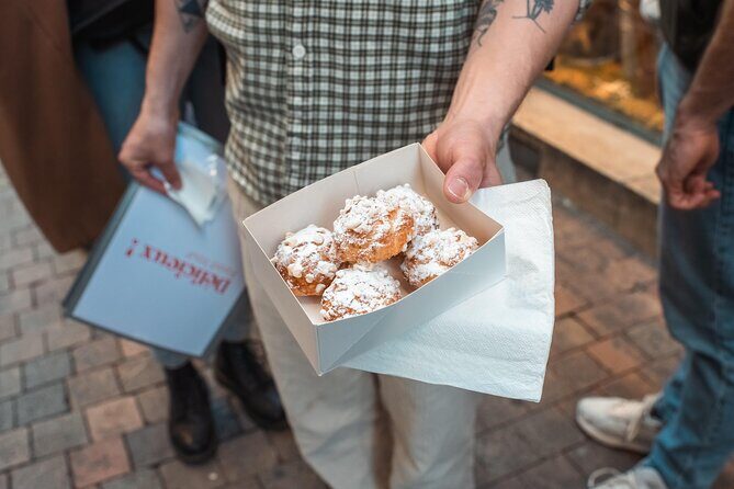 Bordeaux Food Tour : Sweets, Cheese & Wine pairing workshop - The Iconic Monuments: A Walking Tour with a Taste of Bordeaux