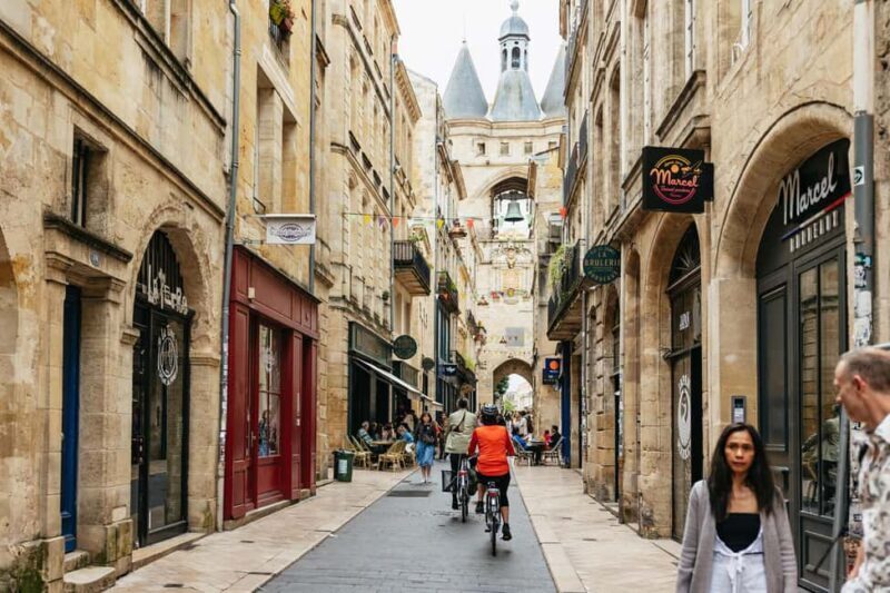Bordeaux: Historic Center & Chartrons District Bike Tour - Key Points