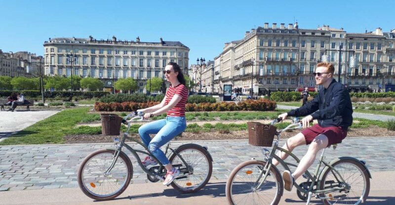 Bordeaux: Top Landmarks & Historic Bike Tour - The Guide and Group Dynamics