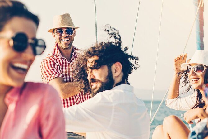 Bosphorus Evening Cruise: Dinner, Live Shows & Private Table - Dining Experience: Delicious Food and Drinks