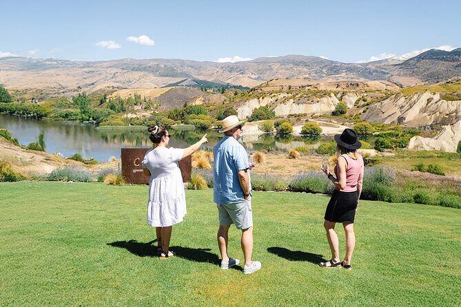 Boutique Wine Tour - visit Central Otago, 4 Wineries & Lunch - Key Points