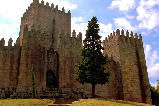Braga and Guimarães Private Tour From Porto - A Closer Look at the Itinerary