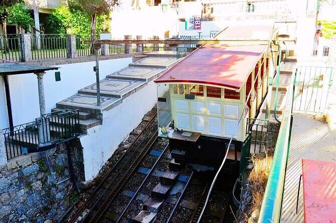 BRAGA E GUIMARÃES Private Historic Tour from Porto - Exploring the Itinerary in Detail