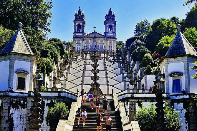 BRAGA E GUIMARÃES Private Historic Tour from Porto - Valuable Insights from Reviews