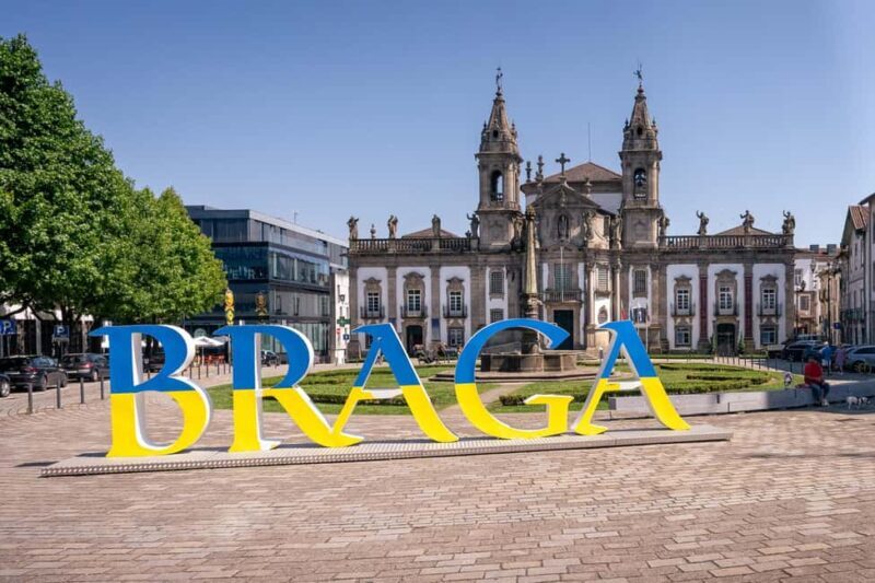 Braga: Private & Flexible Walking Tour in Historic Center - Exploring Bragas Main Sights