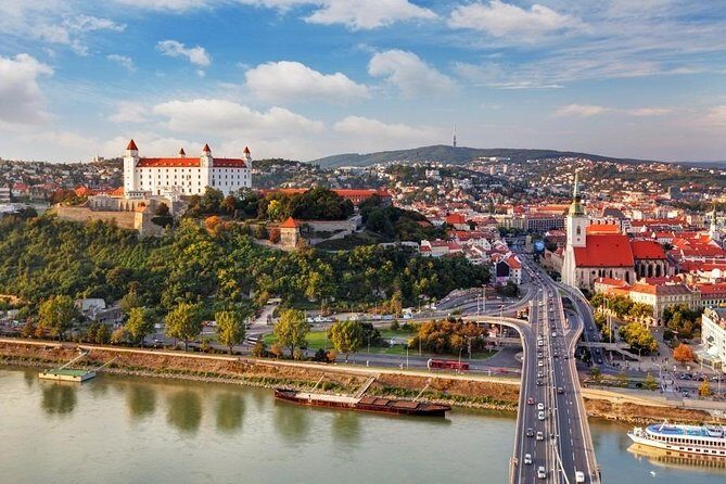 Bratislava walk tour with bonuses and castle 3 + Tip, kids free - FAQ