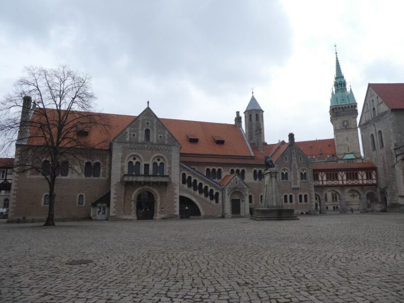Braunschweig: Historischer Stadtrundgang mit zert. Guide - Deep Dive into the Stops