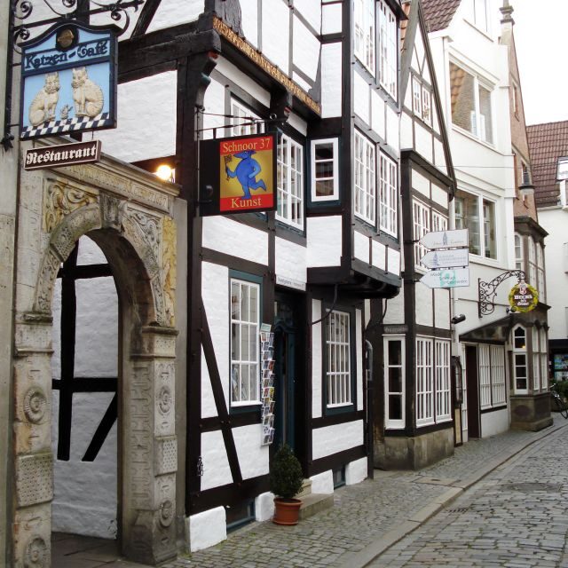 Bremen: Old Town Tour with Costumed Performer & Tour Guide - An In-Depth Look at the Bremen Old Town Tour