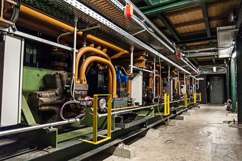 Bremen: Underworld Tour with the Cellar of the Theatre - Exploring Bremen’s Hidden World: An Honest Look at the Underworld Tour