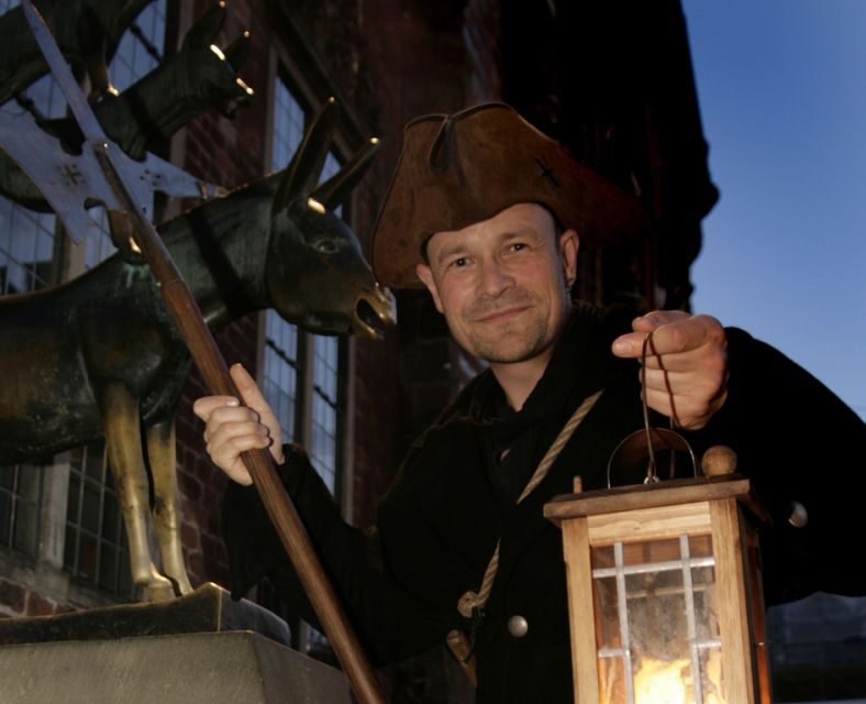 Bremen: Walking Tour in German with Night Guard - Key Points