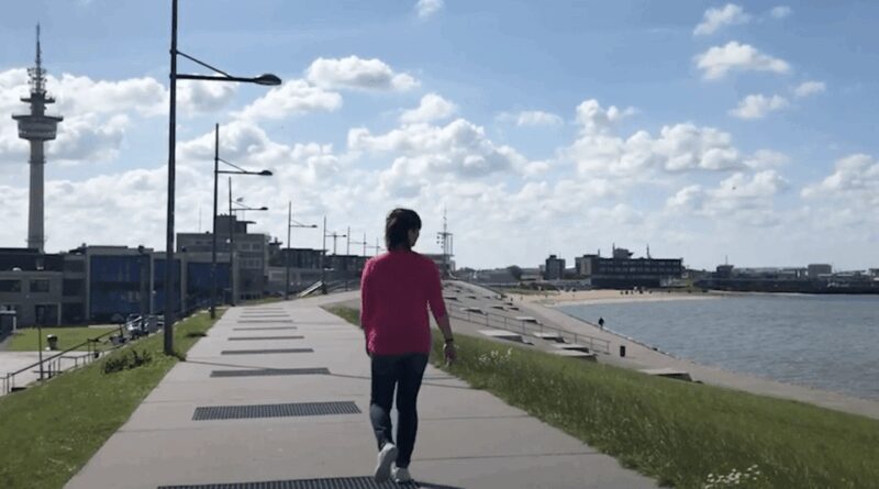 Bremerhaven: Sailor's yarn, legends and sea walking tour - Deep Dive into the Itinerary and Experience