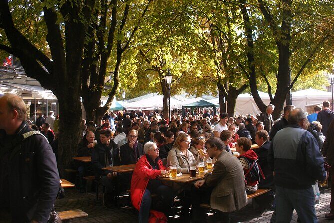 Brewing Through the Ages: A Tour of Munich's Beer Culture - Visiting Iconic Beer Halls and Breweries