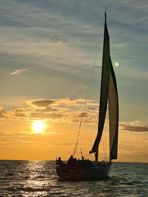 Brighton: Sunset Sailing Cruise with a Glass of Wine - The Experience: What You Can Expect