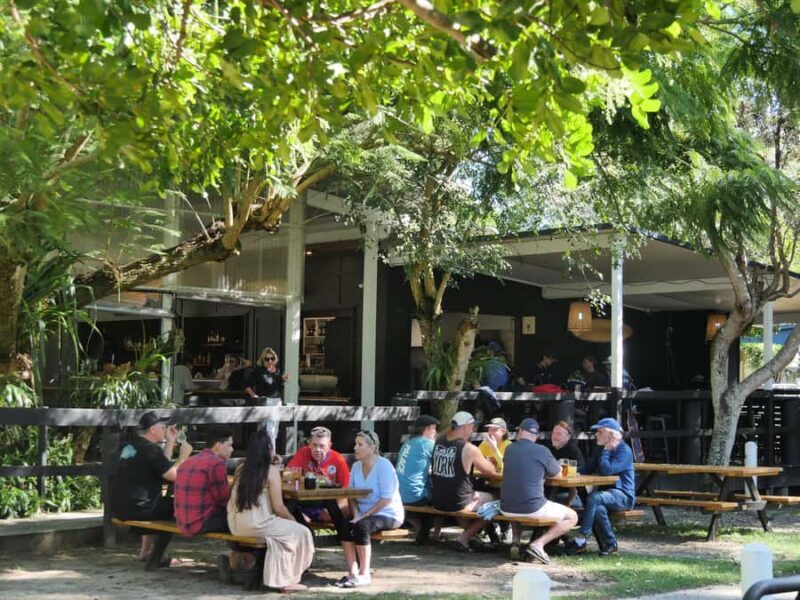 Brisbane: Island Pub Crawl with Lunch and High-Speed Boat - Key Points