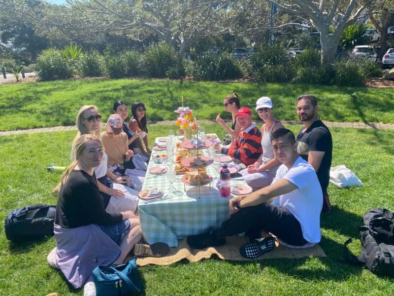 Brisbane Luxurious pop up picnic at the City Botanic gardens - Key Points