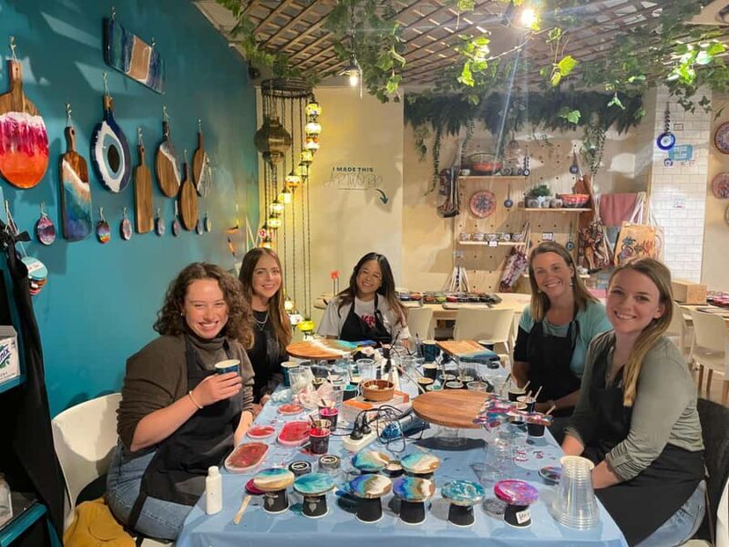 Brisbane: Resin Art Classes - Cheeseboards & Coasters - Who Is This Experience Best Suited For?