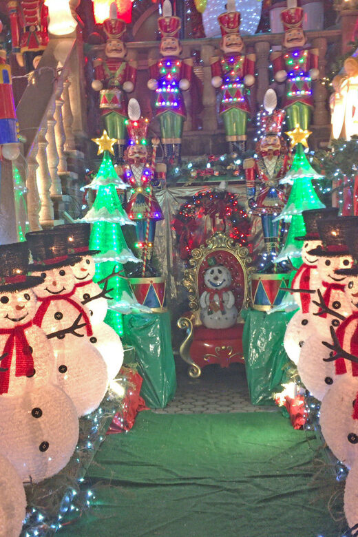 Brooklyn: Dyker Heights Christmas Walking Tour - The Perfect Introduction to Brooklyn’s Christmas Spirit