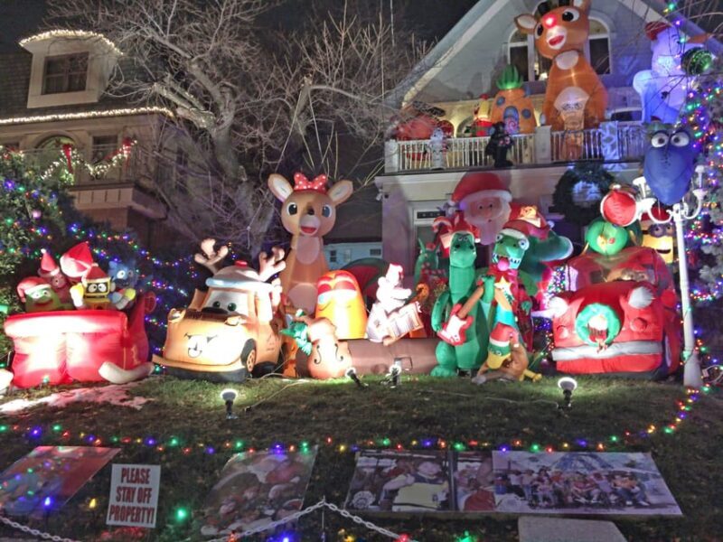 Brooklyn: Dyker Heights Christmas Walking Tour - The Balance of Value and Experience