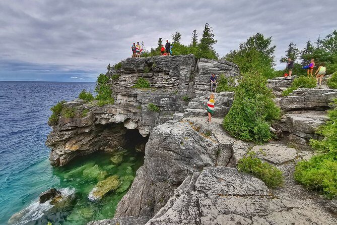Bruce Peninsula Day Trip from Toronto - Guides and Group Experience