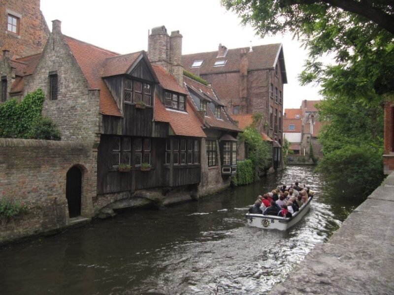 Bruges: 2.5-Hr Walking Tour from train station to Markt - FAQ
