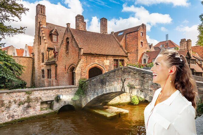 Bruges: City Walk with Audio Guide in 7 Languages on your Phone - Key Points